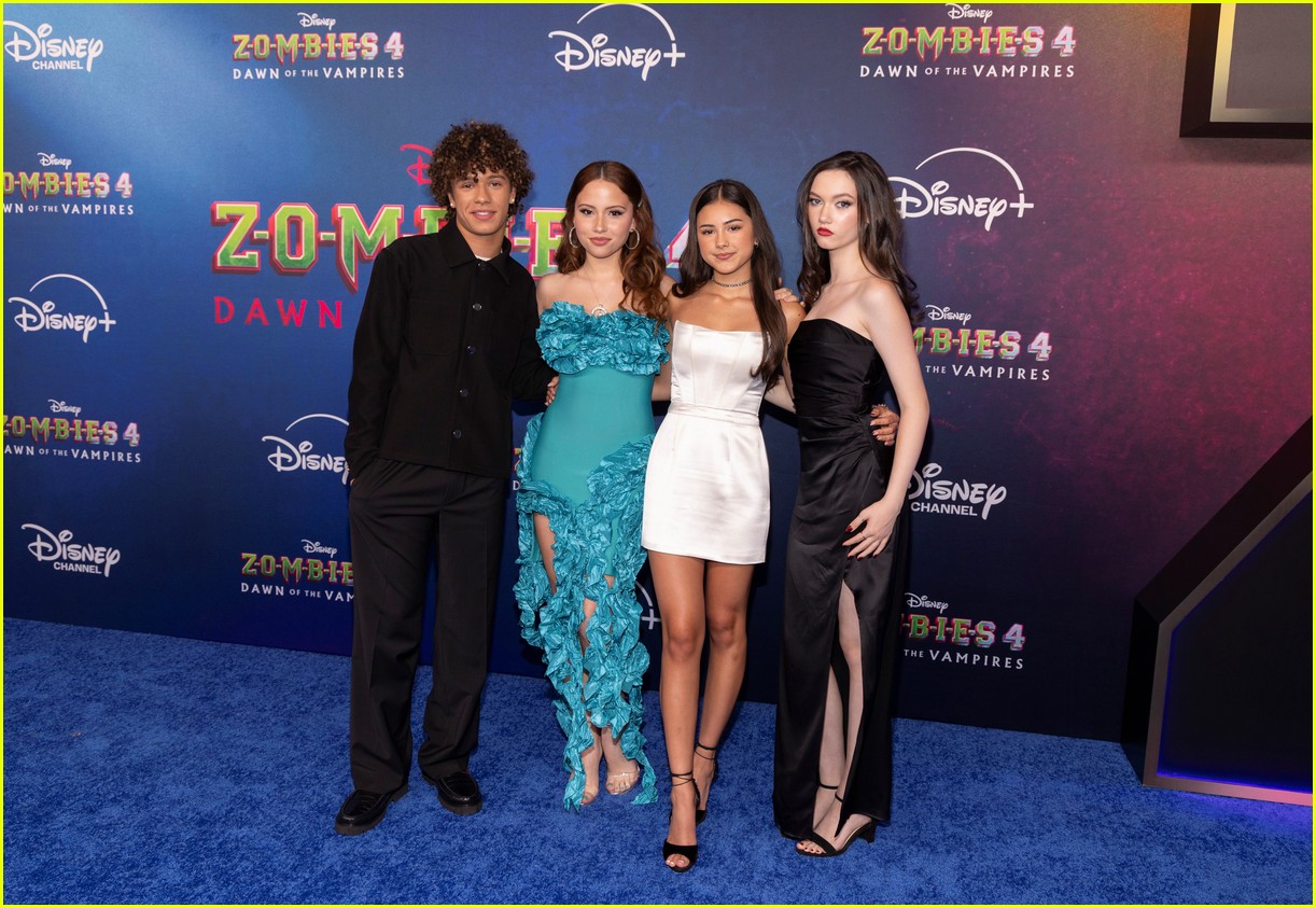 'Descendants' Stars Celebrate 'Worlds Collide' Tour Mates at 'Zombies 4 ...