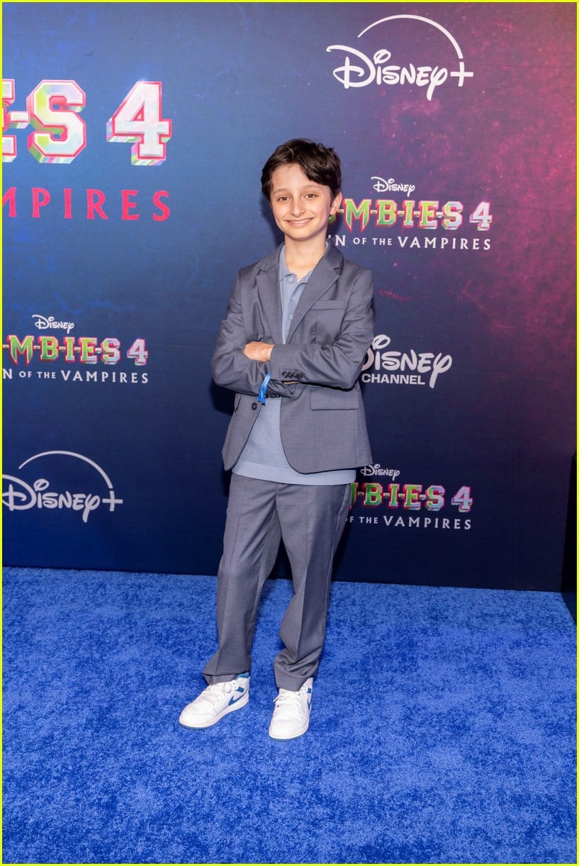 'Descendants' Stars Celebrate 'Worlds Collide' Tour Mates at 'Zombies 4 ...