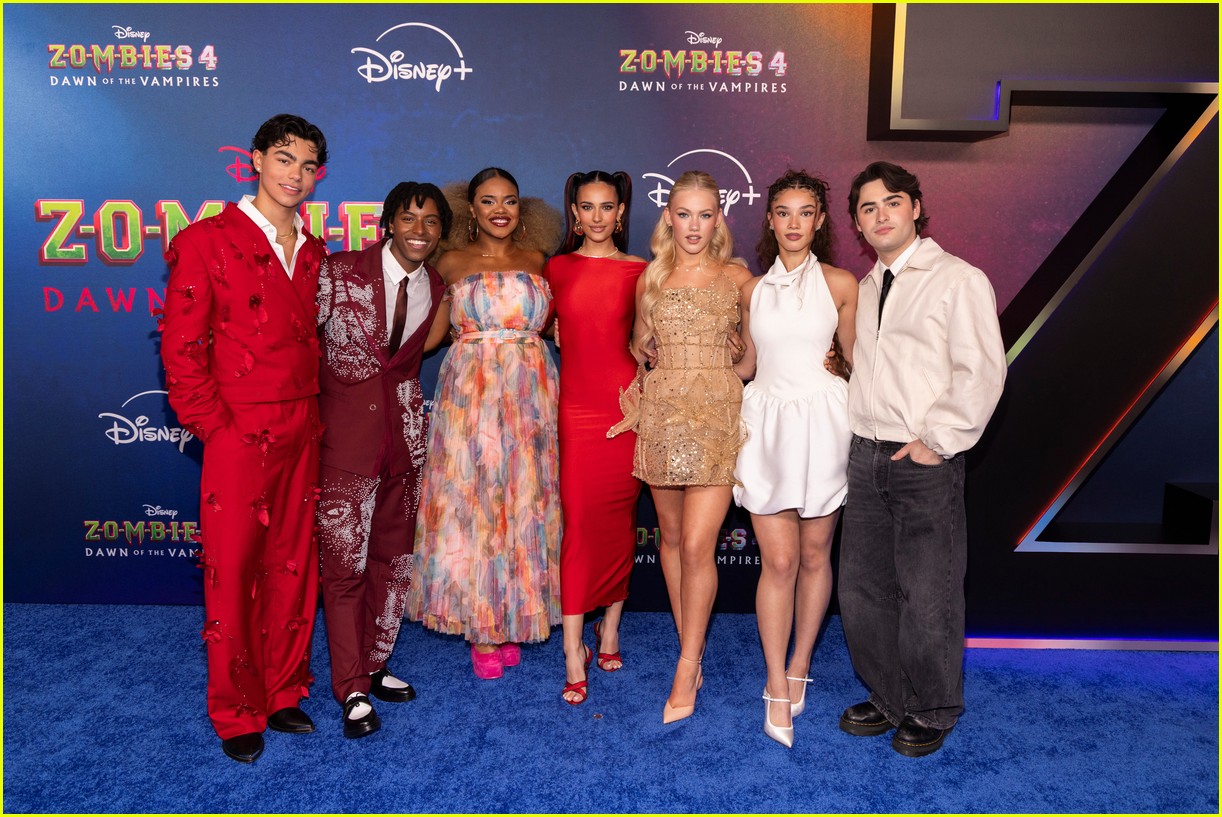 'Descendants' Stars Celebrate 'Worlds Collide' Tour Mates at 'Zombies 4 ...