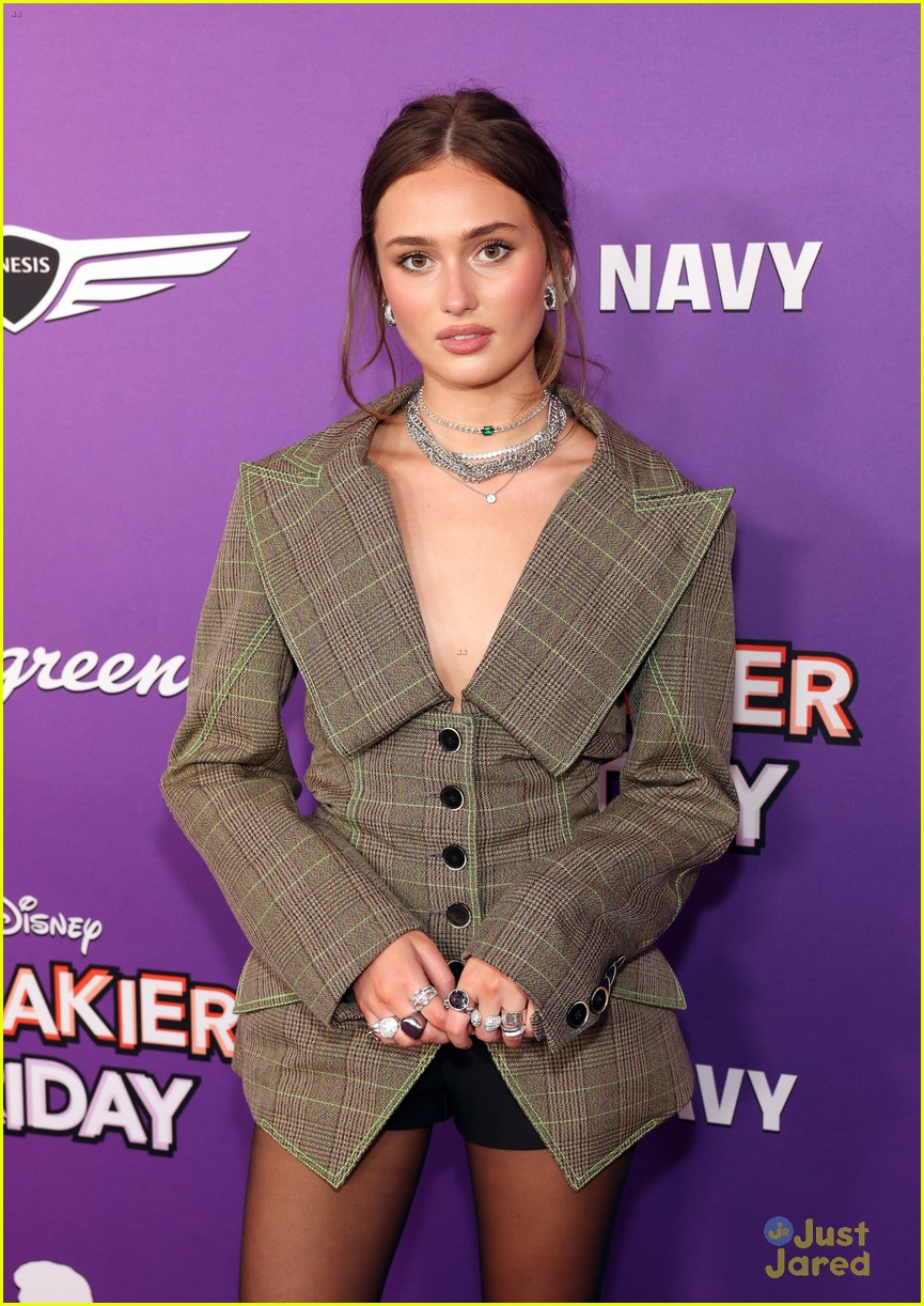 Julia Butters & Sophia Hammons Premiere New Movie 'Freakier Friday' In ...