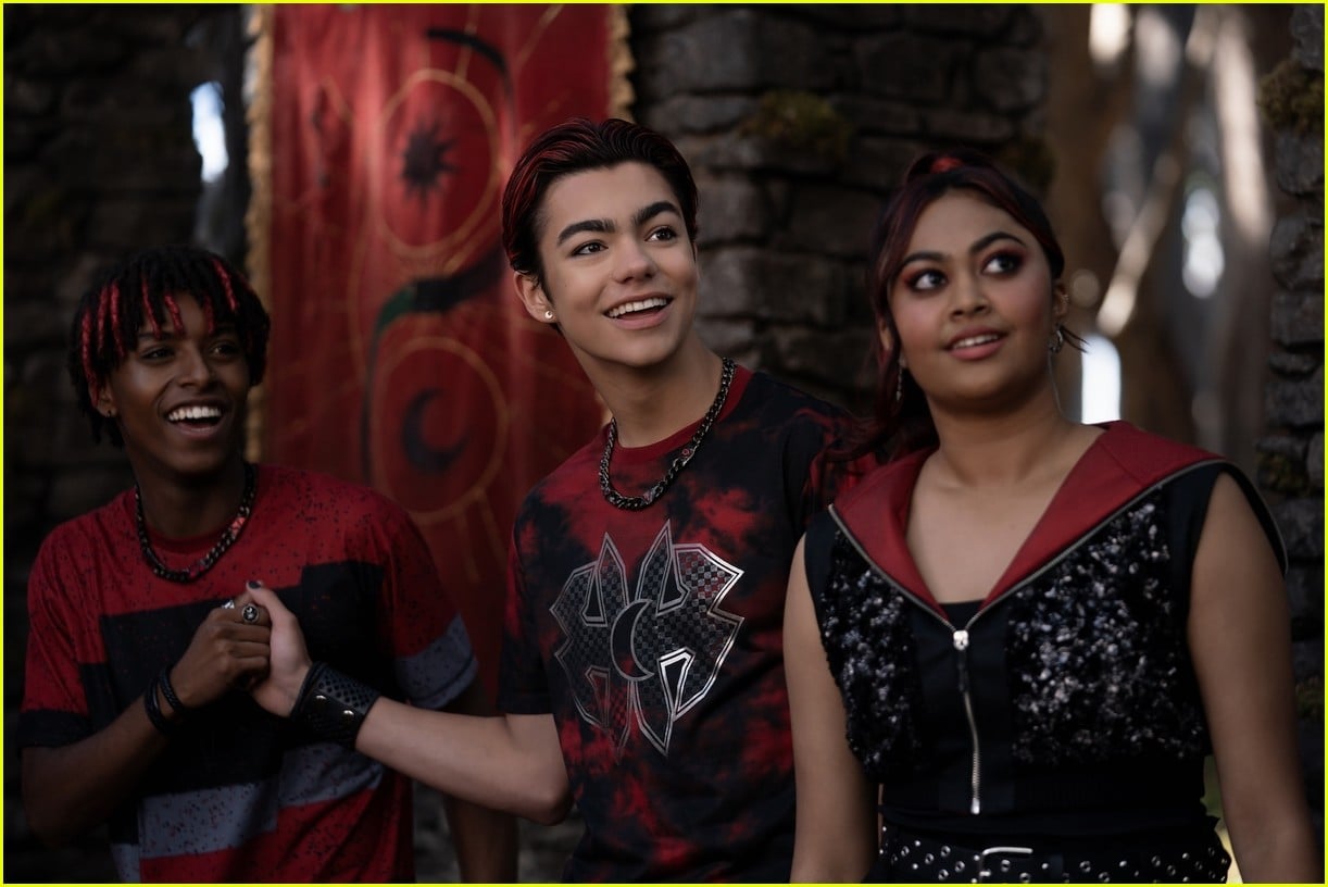 Get to Know 10 Fun Facts About 'Zombies 4' Vampire Mekonnen Knife (Exclusive) | Photo 1387354 ...