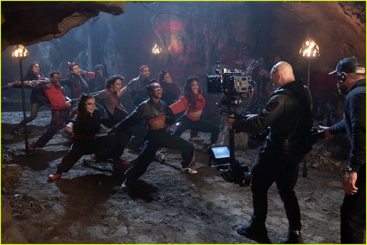 Get to Know 10 Fun Facts About 'Zombies 4' Vampire Mekonnen Knife (Exclusive) | Photo 1387357 ...