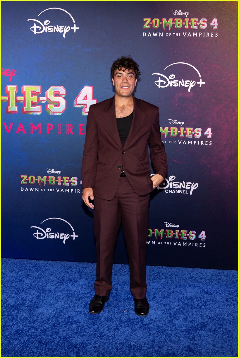 Past 'Zombies' Stars Show Support at 'Zombies 4' Premiere! | Photo ...