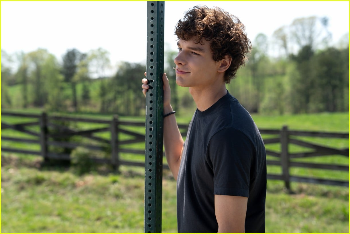 Mason Thames & Mckenna Grace Star In 'Regretting You' Trailer - Watch Now! | Photo 1387439 ...