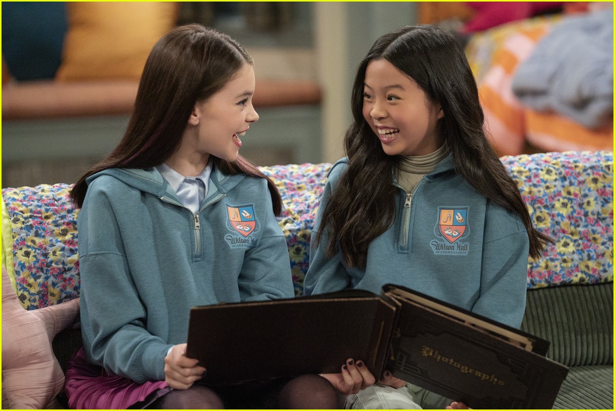 Disney's New Series 'Vampirina: Teenage Vampire' to Feature 'Wizards ...