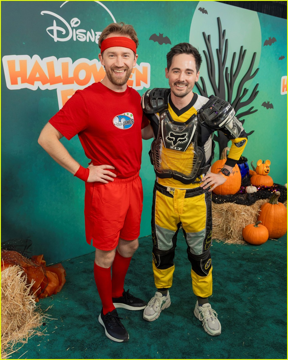 'Descendants/Zombies' Tour Stars & More Reunite at Disney+ Halloween ...