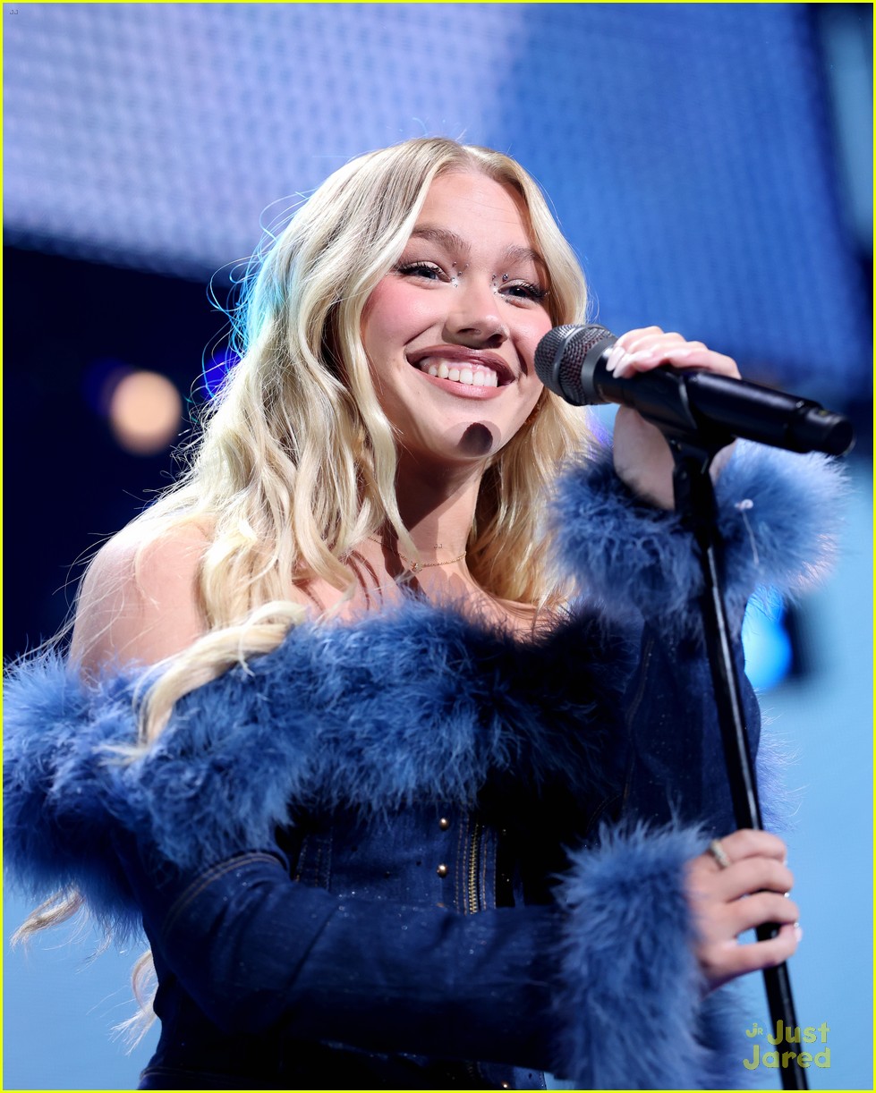 Freya Skye Lights Up Jingle Ball Tour After Announcing Solo 'Stars ...