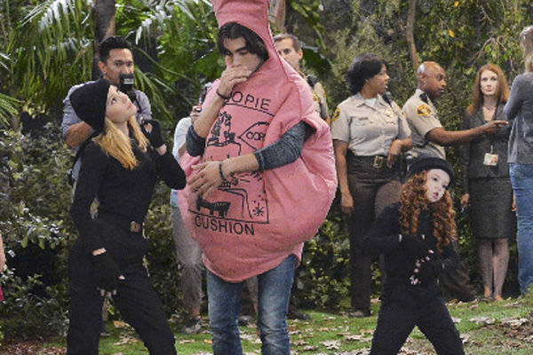 Stan & The Puppies Keep ‘Kidnapping’ Princess On Tonight’s ‘Dog With ...