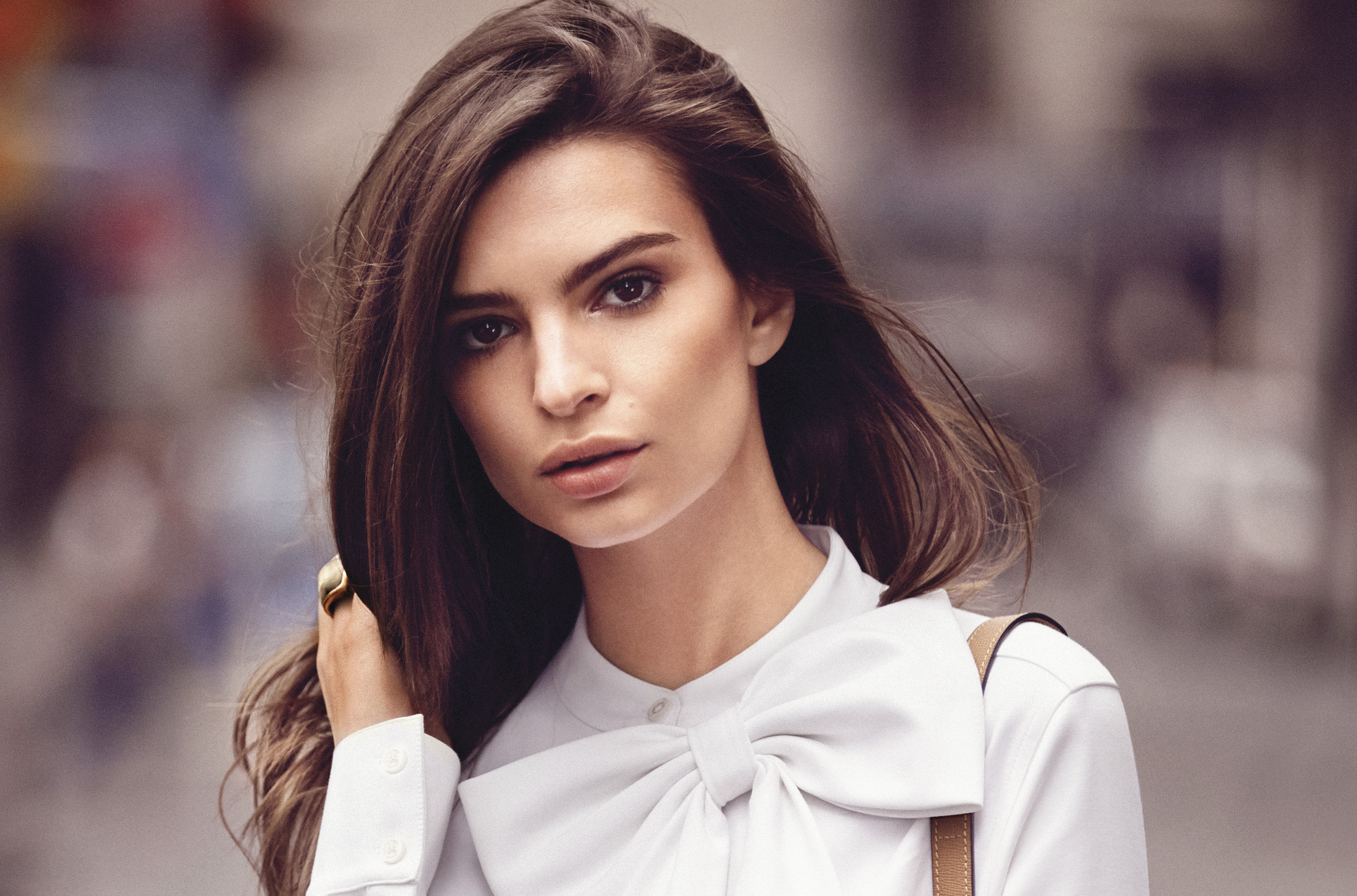 Emily Ratajkowski Reveals Her Style Icon! | Emily Ratajkowski, Magazine ...
