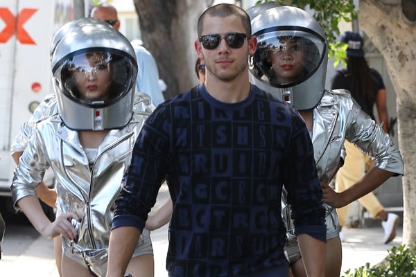 Nick Jonas & The MTV VMA Moon Babes Take Ruling The Streets To New ...
