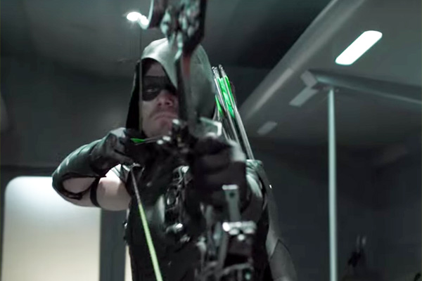 Oliver Queen Makes His Return As Arrow In First Season 4 Trailer ...
