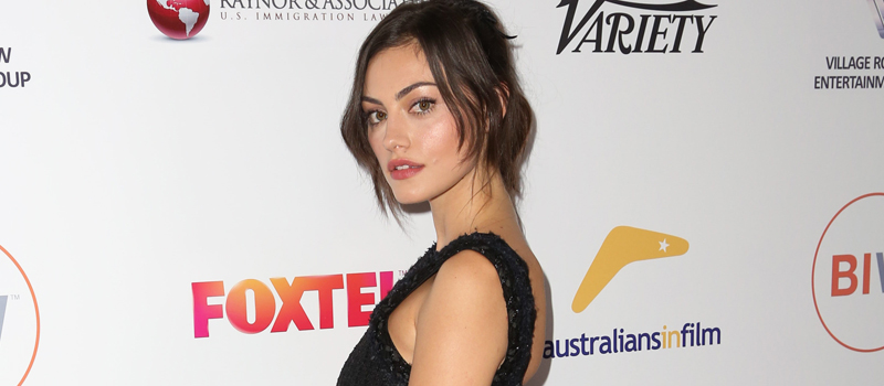 Phoebe Tonkin Gets Glam For Australians In Film Awards Gala 2015 ...