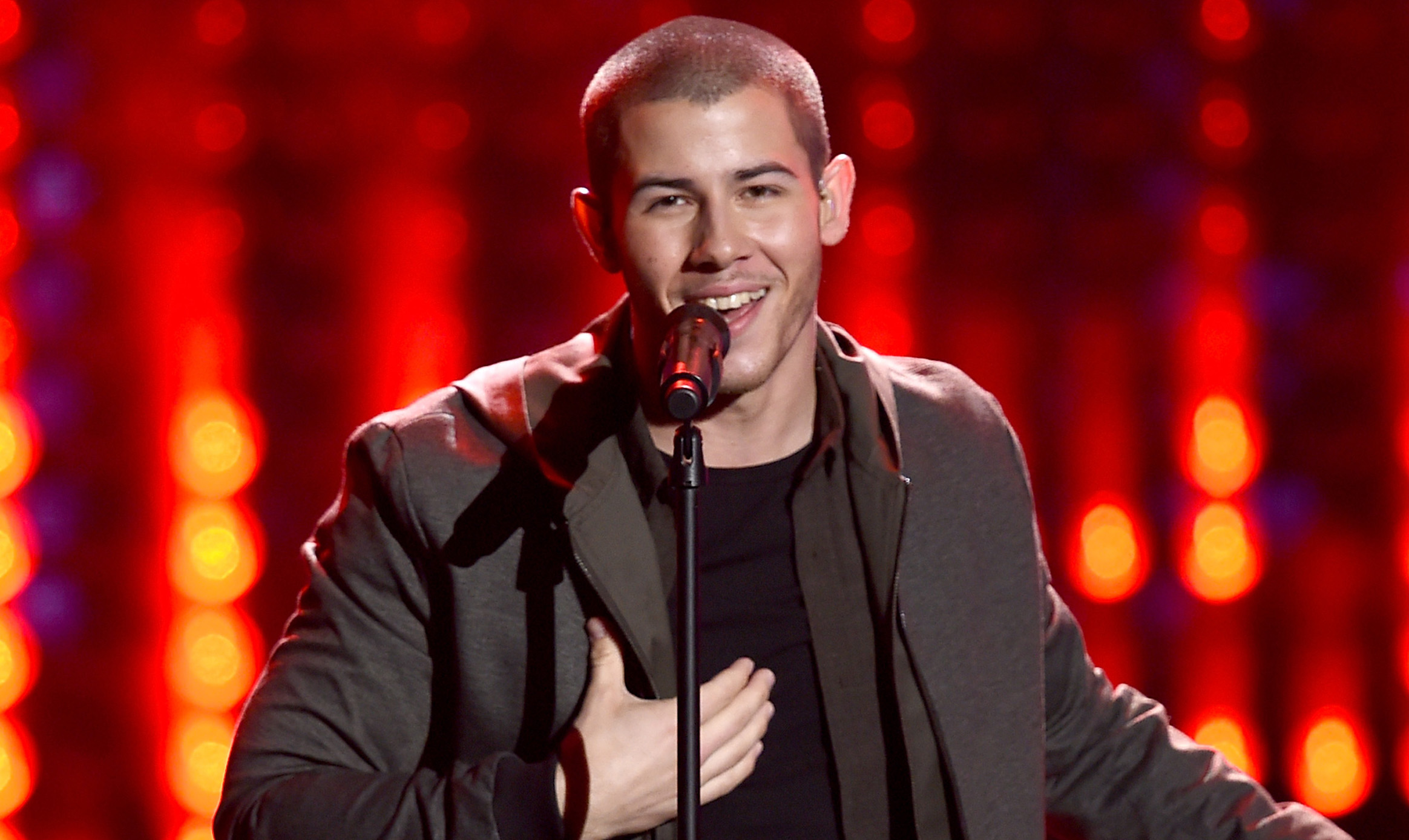 Nick Jonas Performs at AMAs 2015 – Watch His Performance Video! | 2015 ...