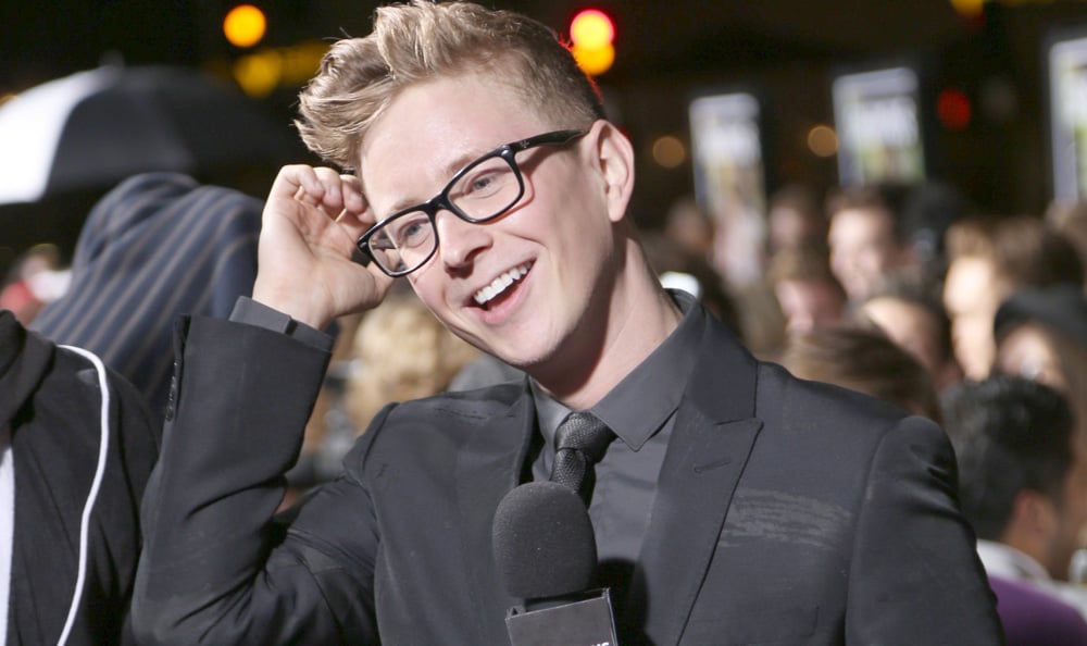Tyler Oakley Gets Major Support From YouTubers At ‘Snervous’ Premiere ...
