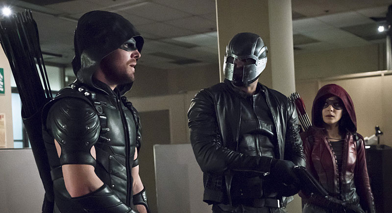 HIVE is on the Hunt on Tonight’s ‘Arrow’ | Arrow, Supernatural | Just ...