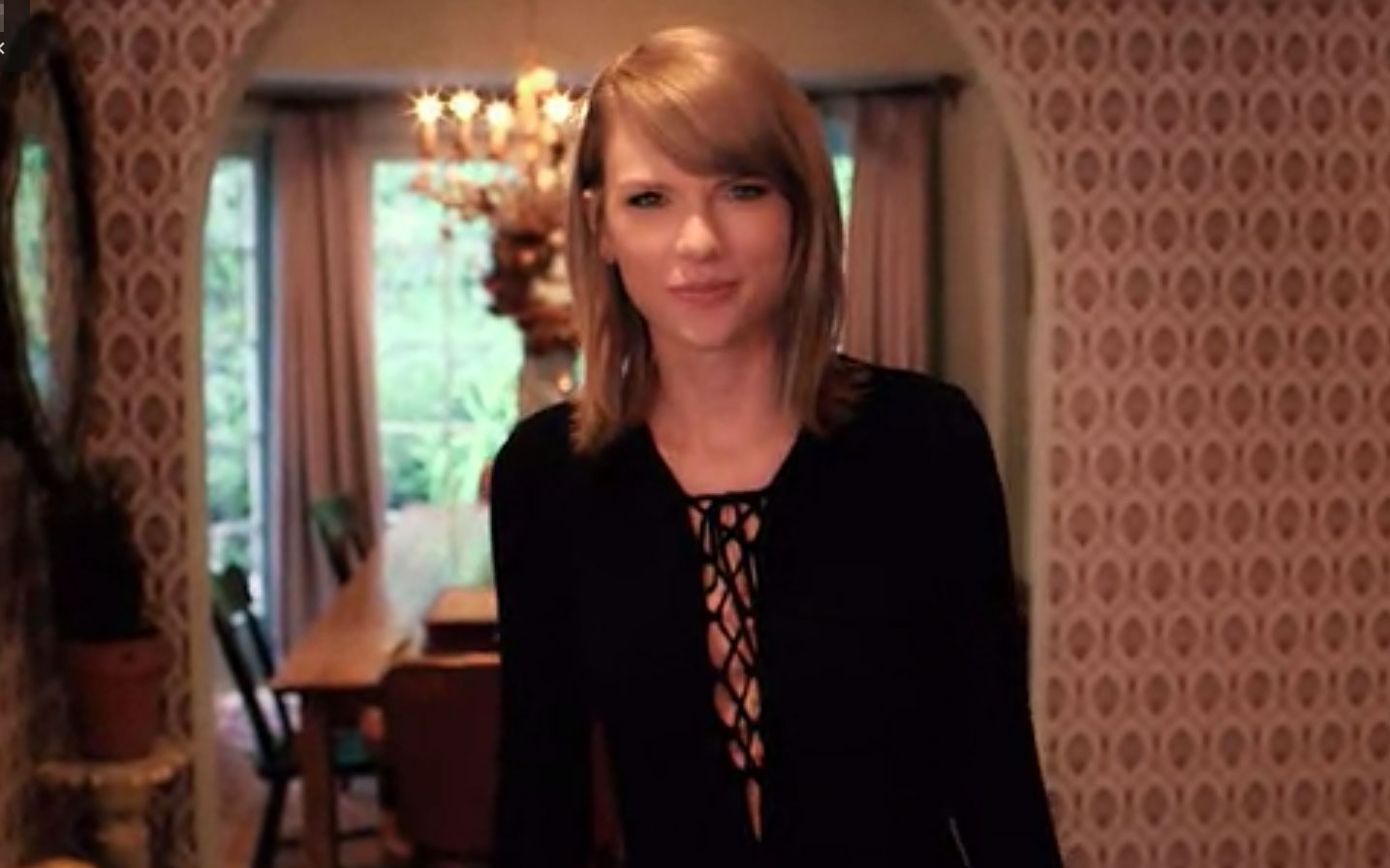 Taylor Swift Reveals What Calvin Harris Got Her for Christmas in Vogue ...