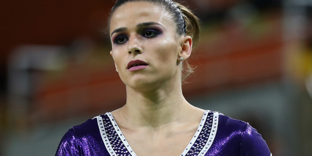 Brazilian Gymnast Jade Barbosa Withdraws from All-Around at Rio ...