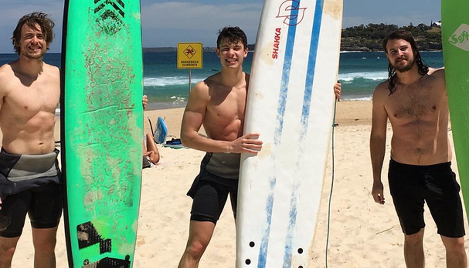 Shawn Mendes Works on His Tan While Surfing in Australia! | Shawn ...