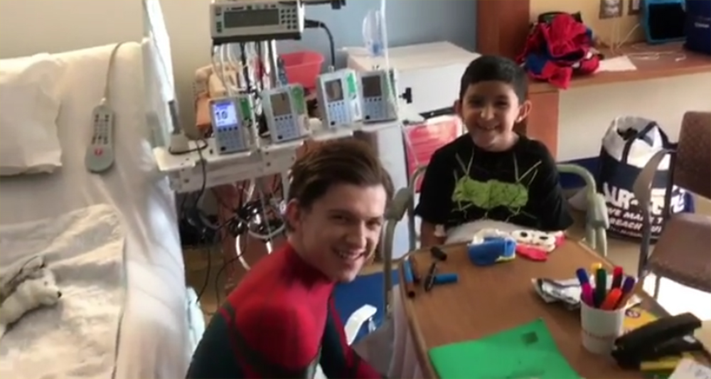 VIDEO: Tom Holland & Zendaya Surprise Sick Children at a NYC Hospital ...