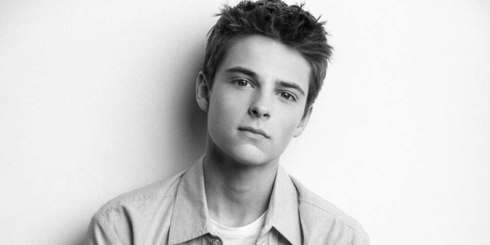 ‘girl Meets World Star Corey Fogelmanis Thanks Fans For Campaigning To Save The Show Corey