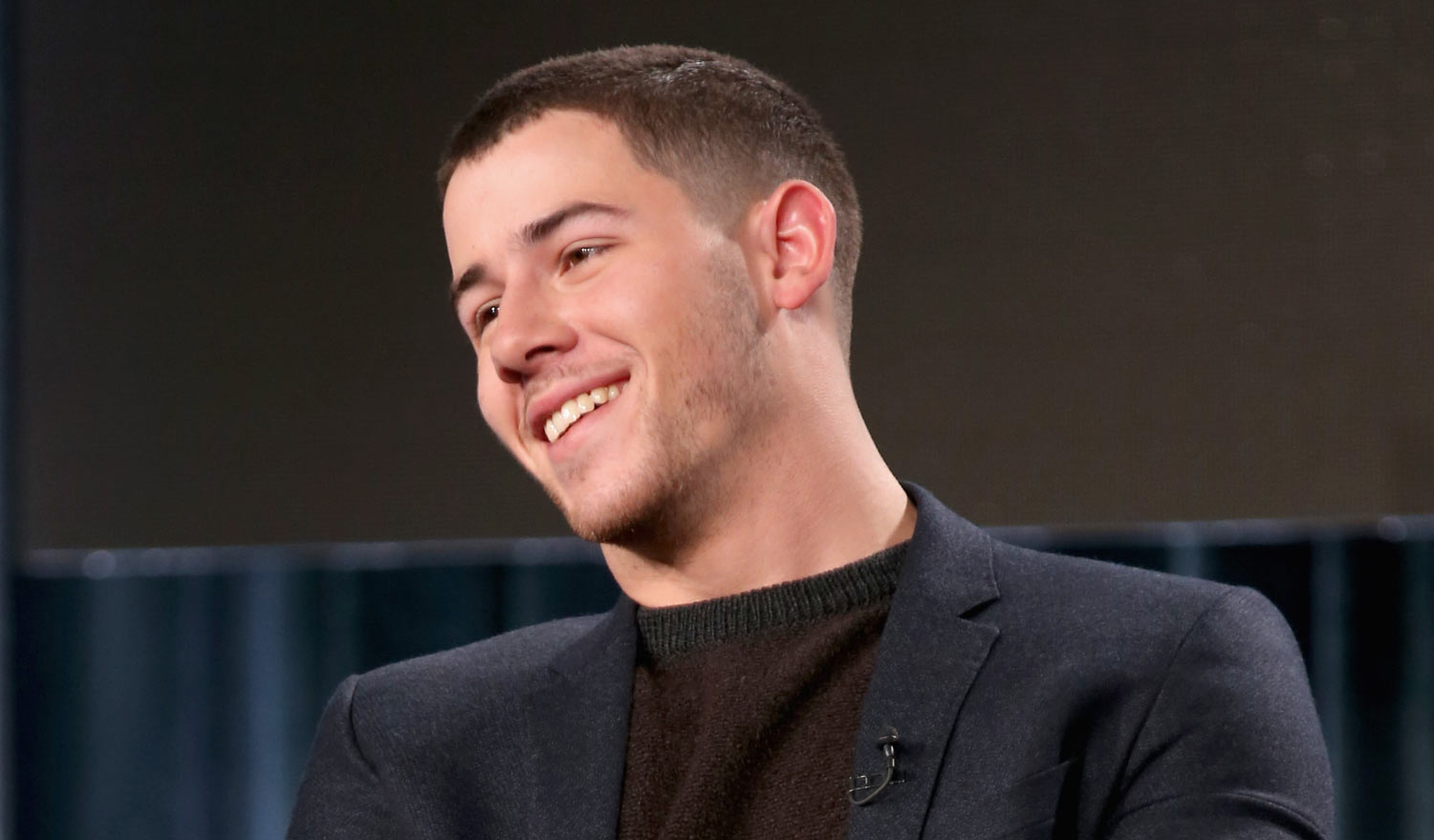 Nick Jonas Shows Off His Buff Biceps at TCA 2017! | Nick Jonas | Just ...