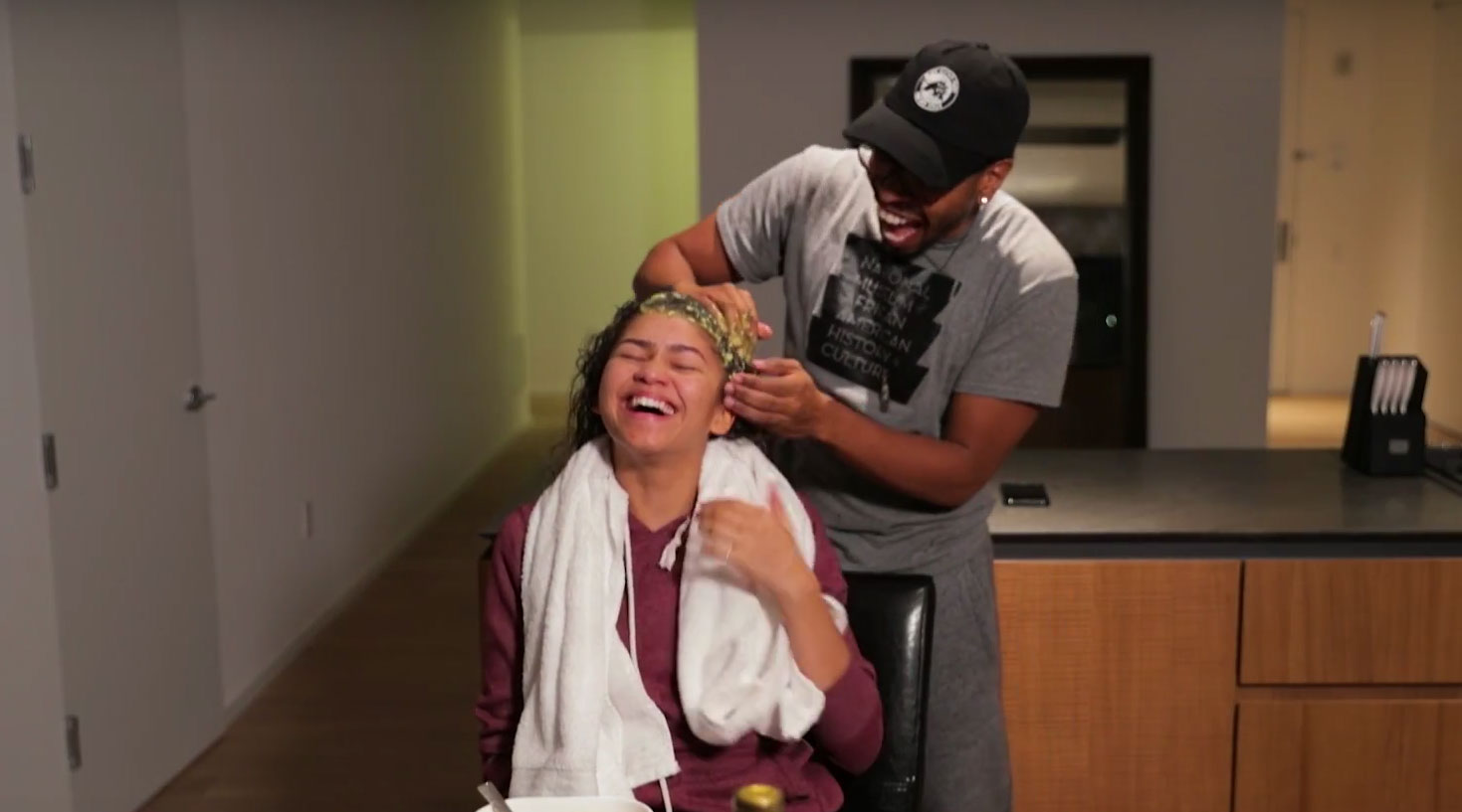 VIDEO: Zendaya Cracks Us Up With This New Hair Mask Tutorial! | Beauty ...