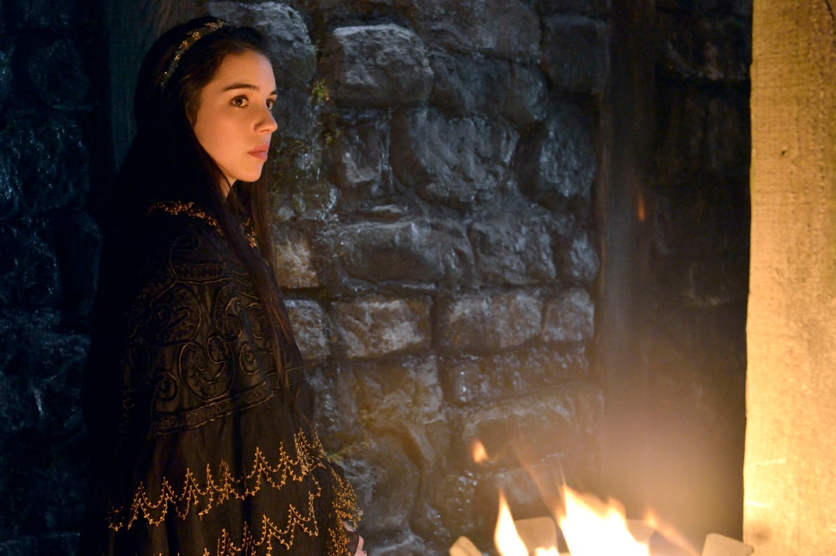 Adelaide Kane Spills 5 Things About ‘Reign’ Season 4 That You Need To ...