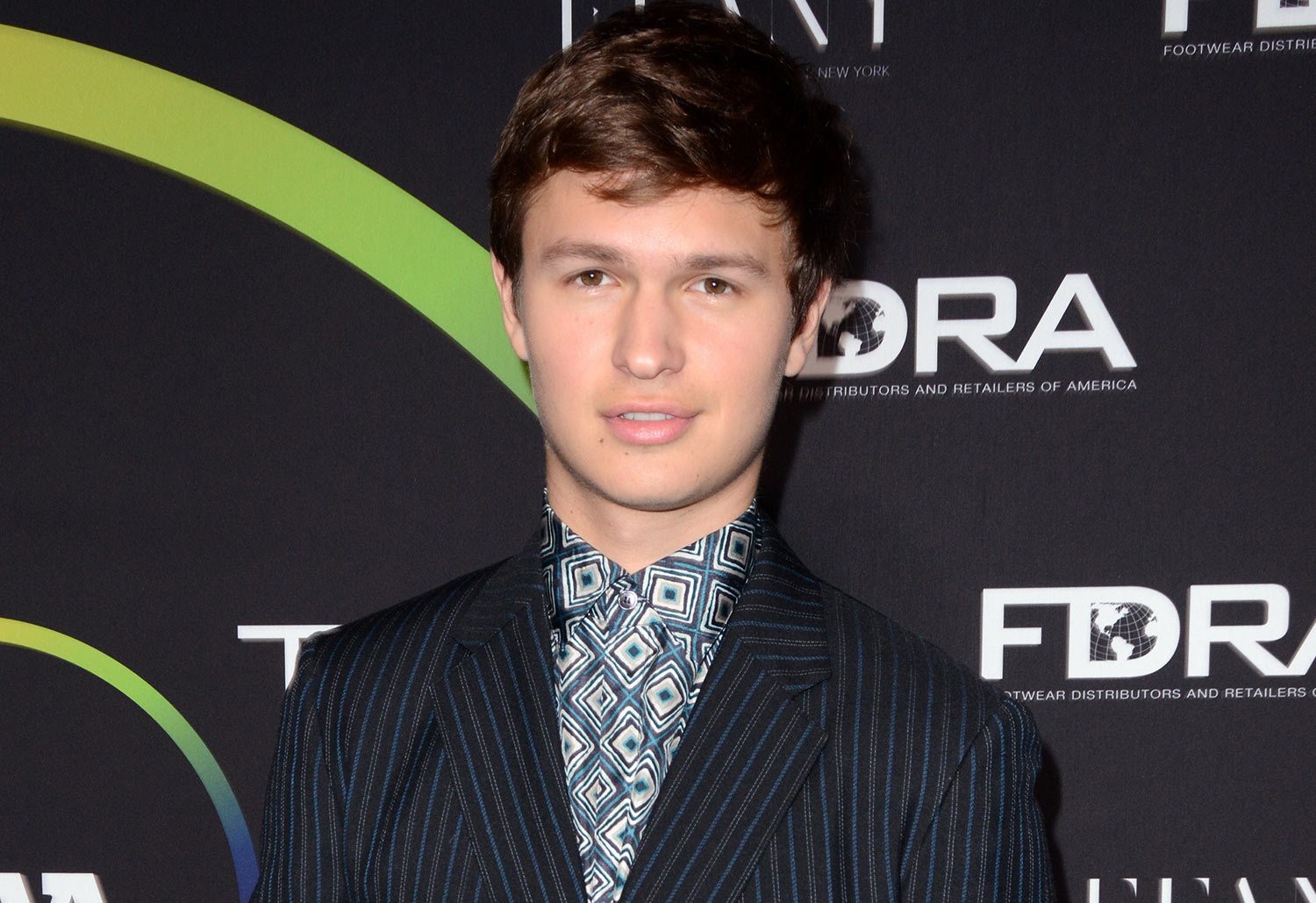 Ansel Elgort Sounds Amazing Covering ‘City of Stars’ From ‘La La Land ...