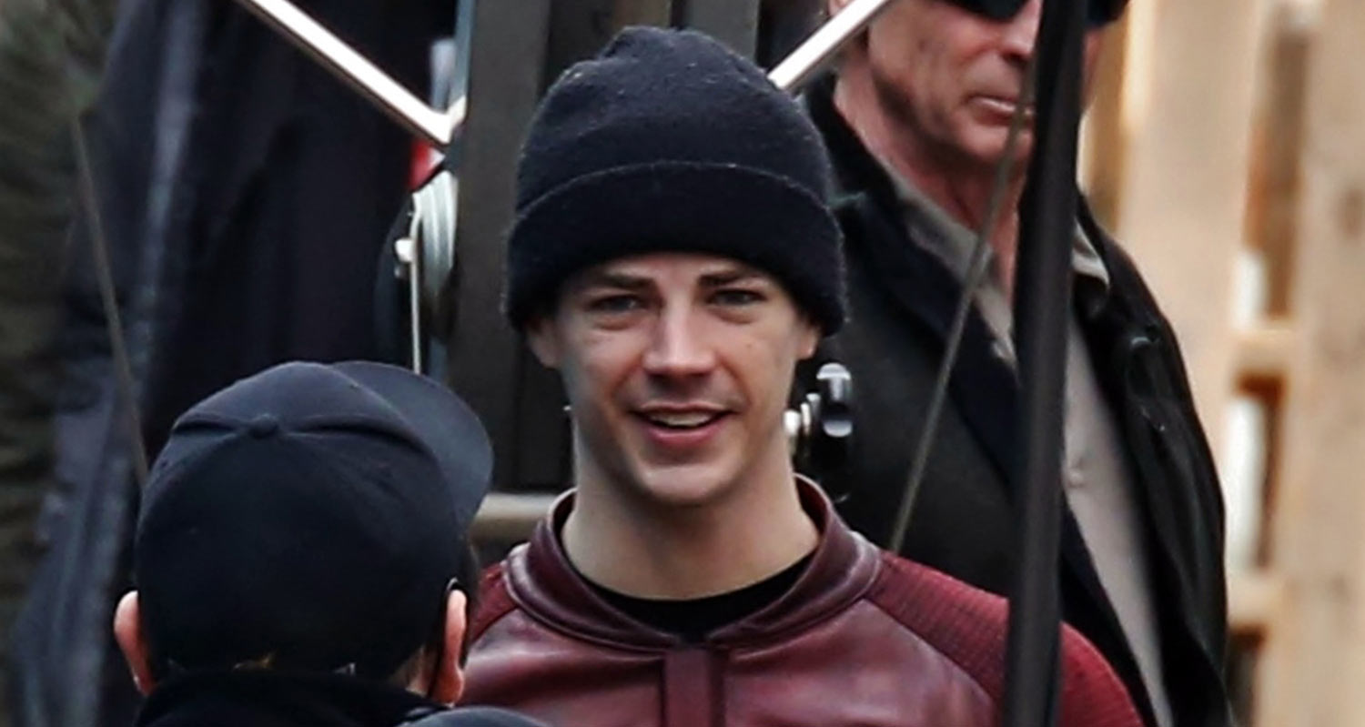 The Flash’s Grant Gustin Adorably Labels His Girlfriend a ‘Thief ...