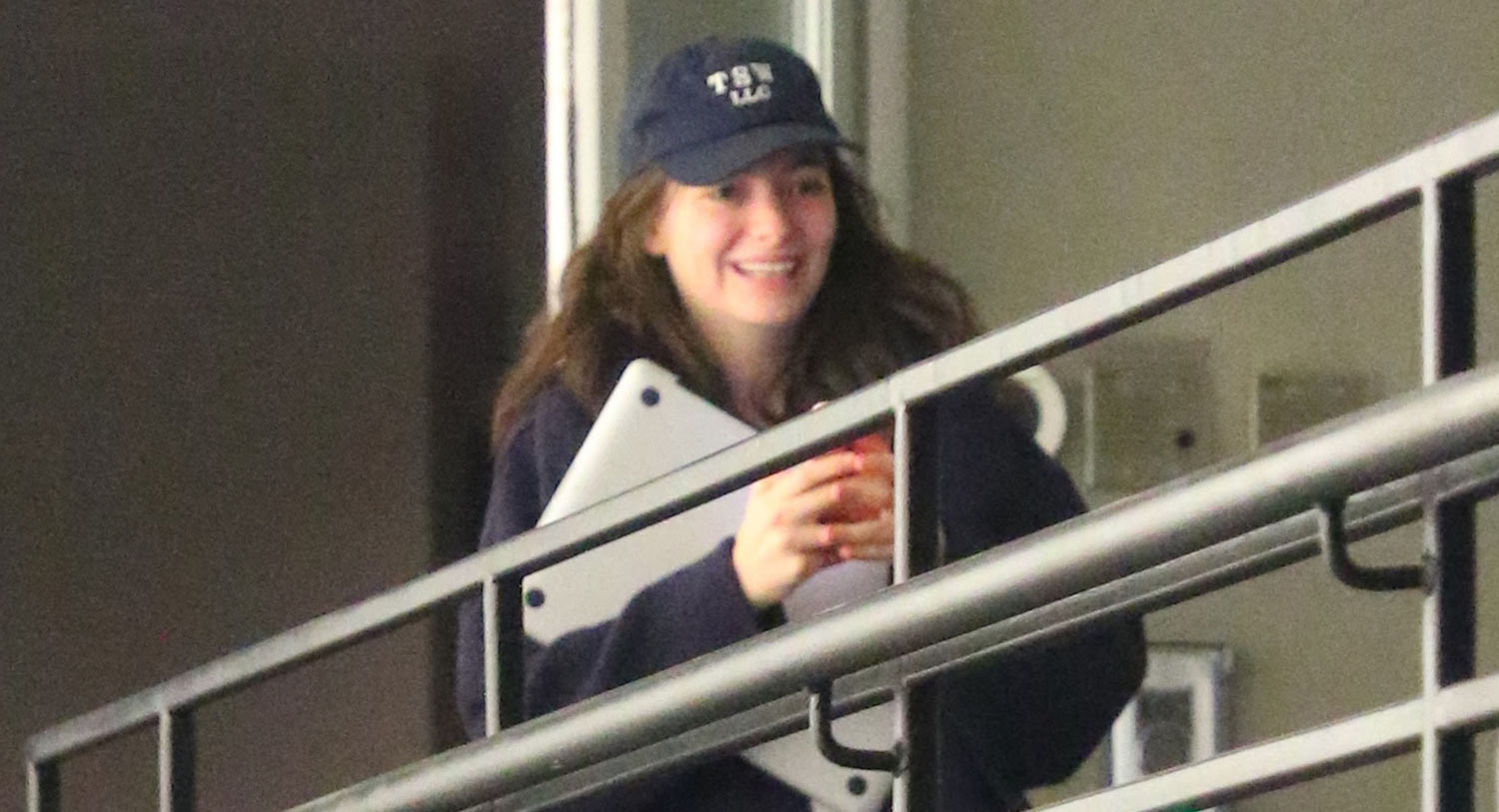Lorde & Jack Antonoff Hang Out After ‘SNL’ Performance | Jack Antonoff ...