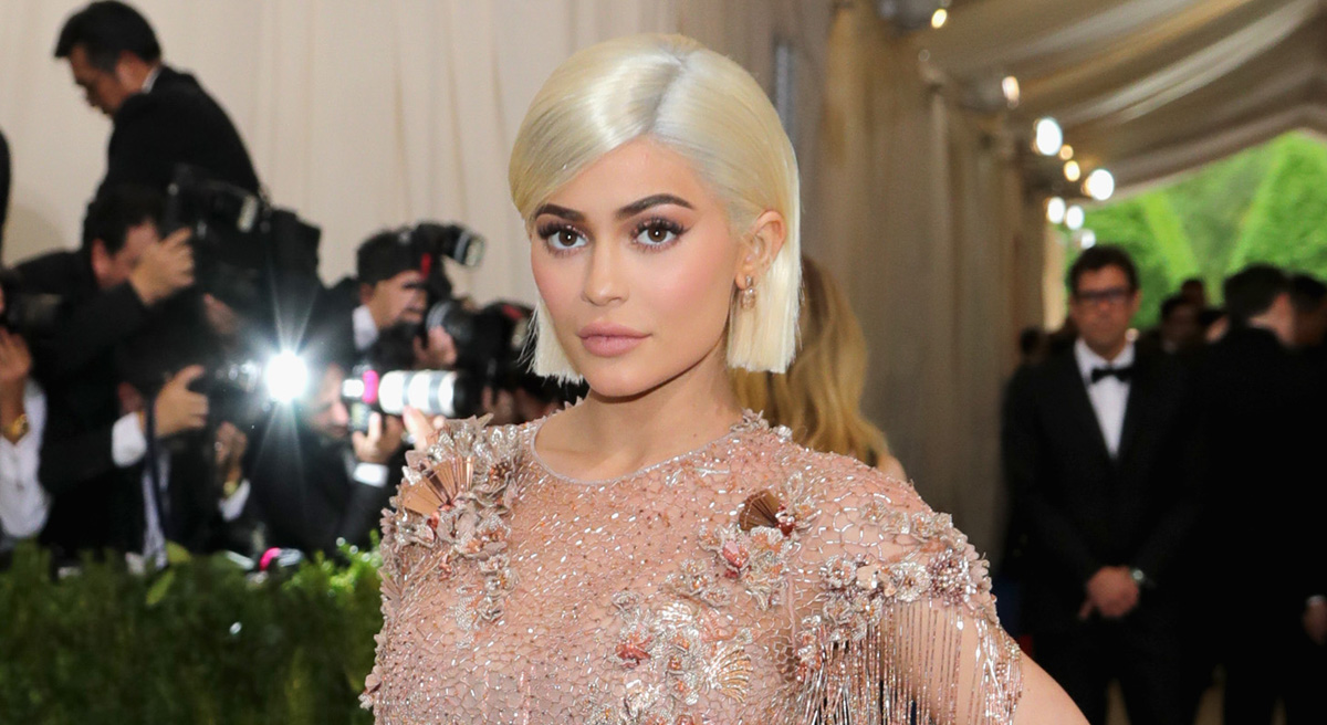 Kylie Jenner Is a Beauty in Versace at Met Gala 2017! | 2017 Met Gala ...