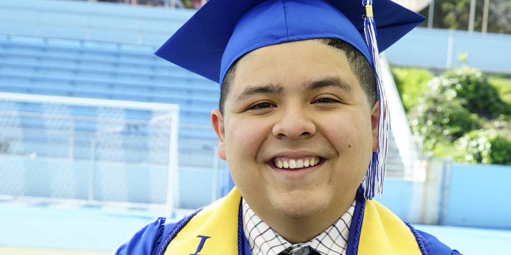 ‘Modern Family’ Dedicates Season Finale Episode to Rico Rodriguez’ Dad ...