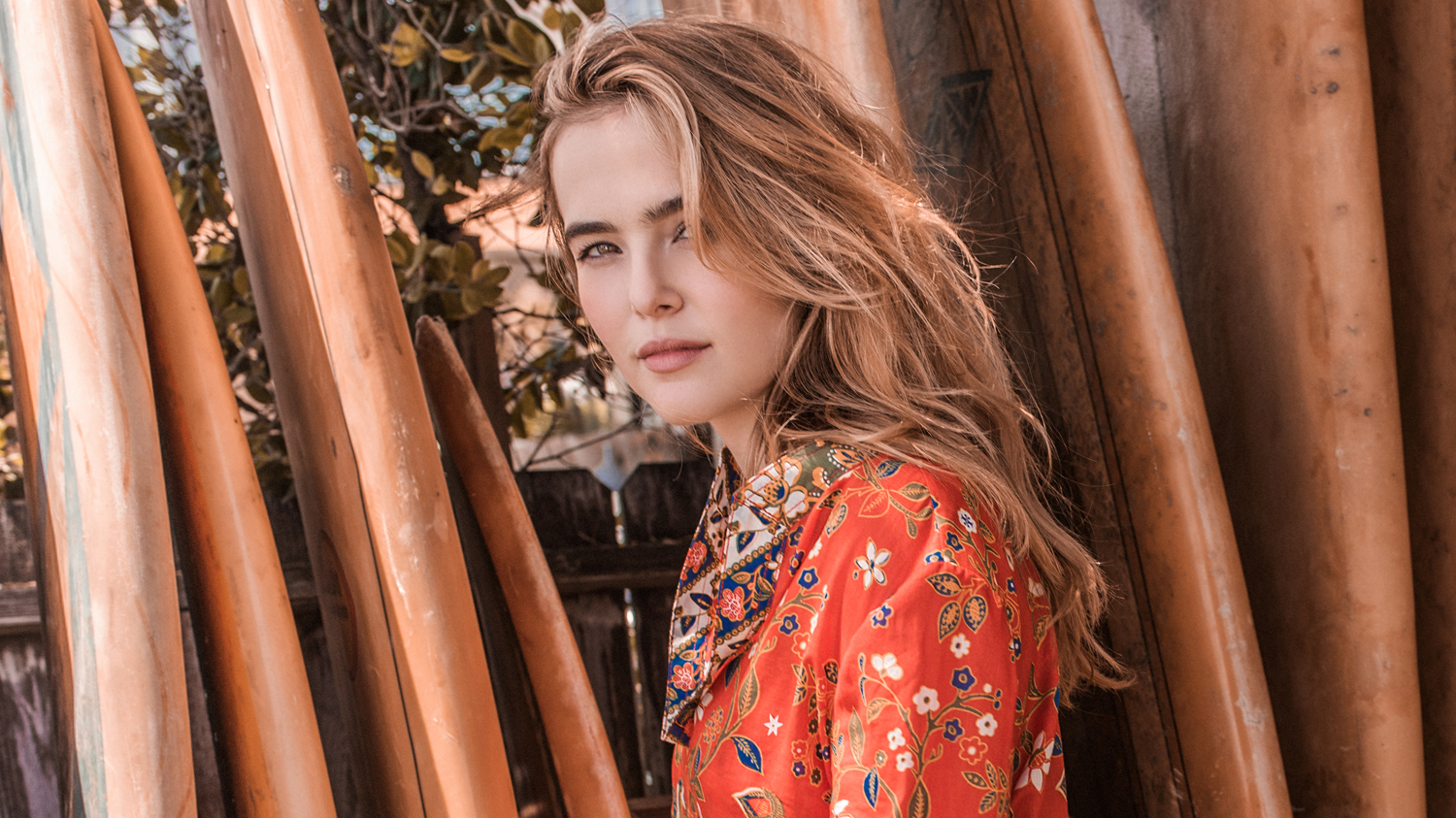 Zoey Deutch Stuns in New Tory Burch Summer Campaign | Zoey Deutch ...