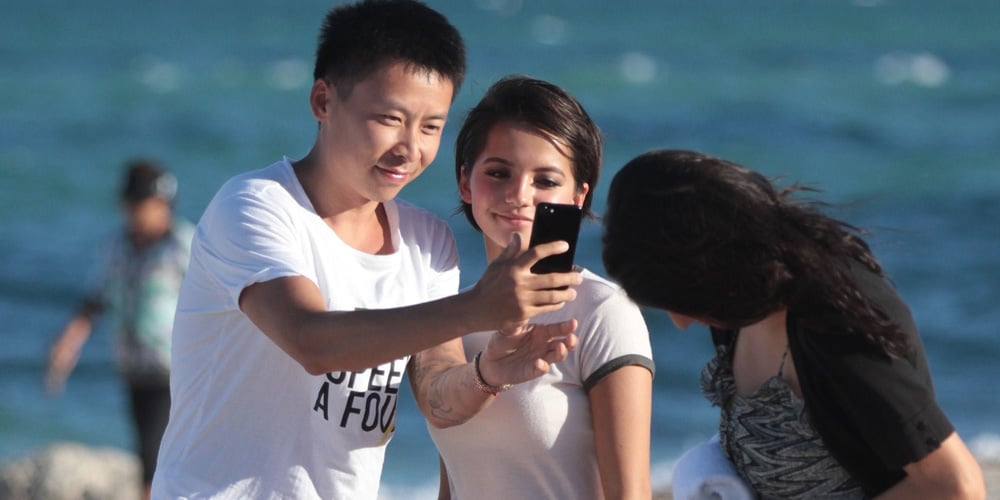 Isabela Moner Meets ‘Transformers’ Fans at the Beach In Miami | Isabela ...