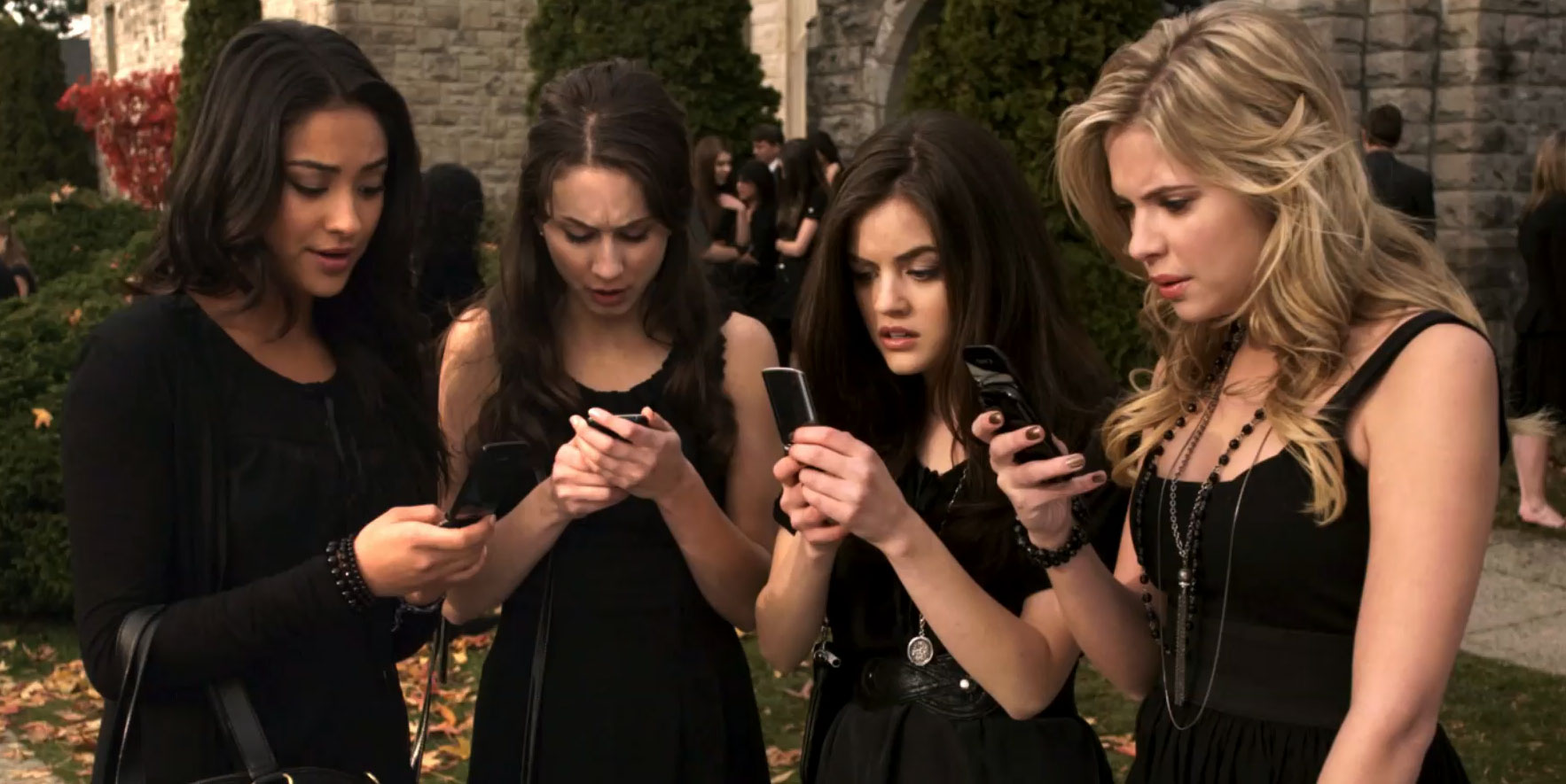 The Stars of ‘Pretty Little Liars’ Reveal Their Favorite ‘A’ Texts ...