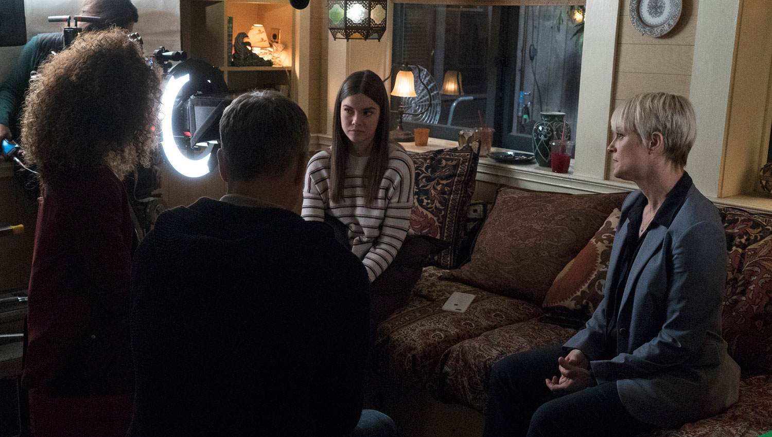 Callie Has a Serious Talk With Her Moms Tonight on ‘The Fosters ...
