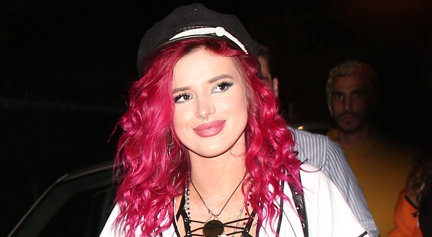 Bella Thorne Shows Off Her Super Toned Abs In Hollywood Bella Thorne