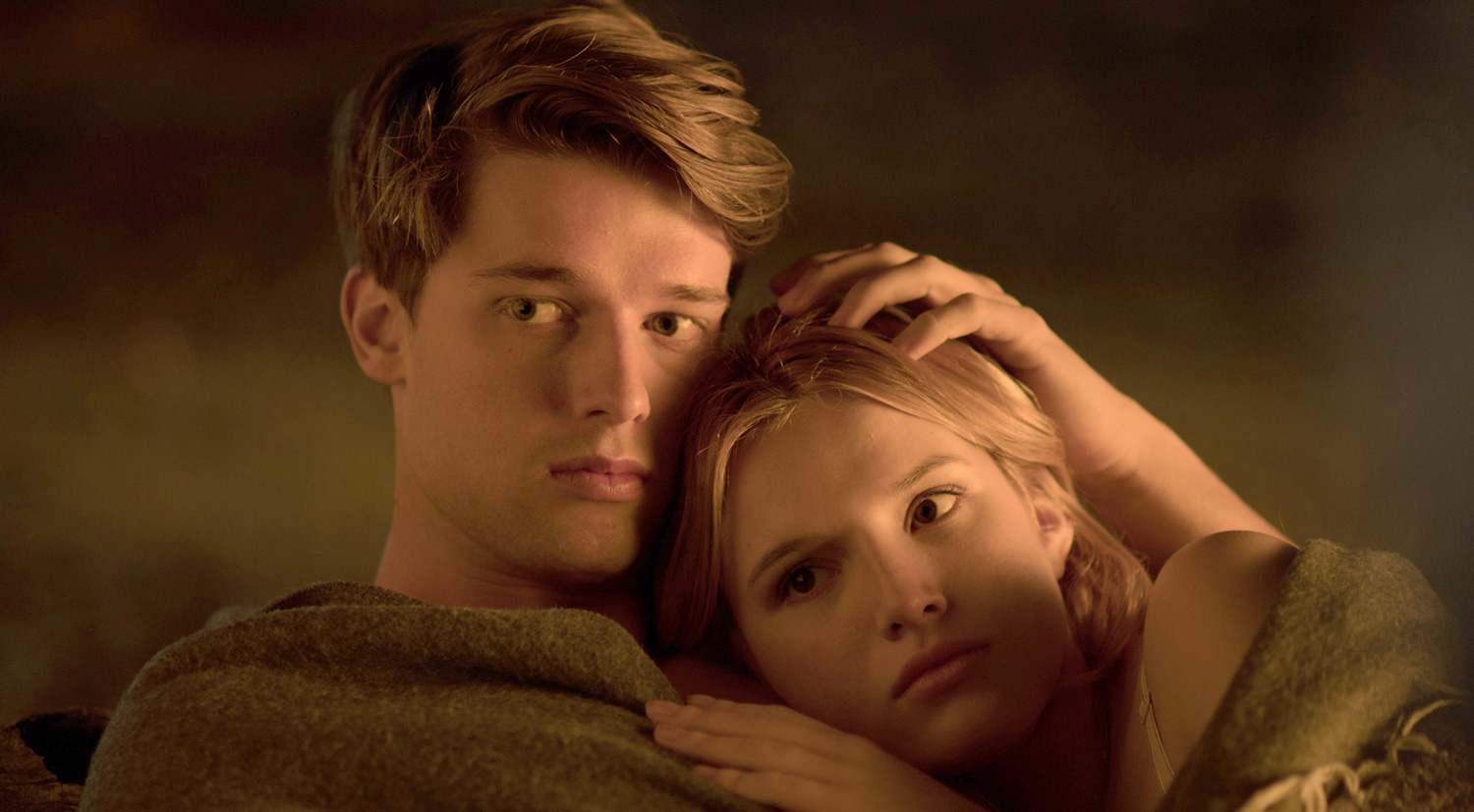 Bella Thorne & Patrick Schwarzenegger Share Romantic Moment in ...