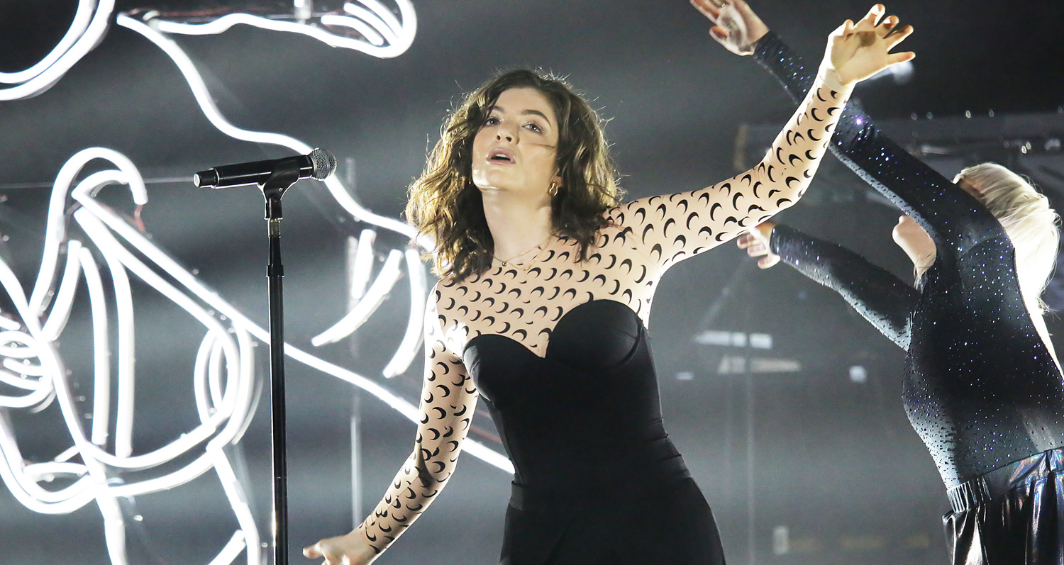 Lorde ‘Channels the Spirits’ on Night One of ‘Melodrama’ World Tour ...