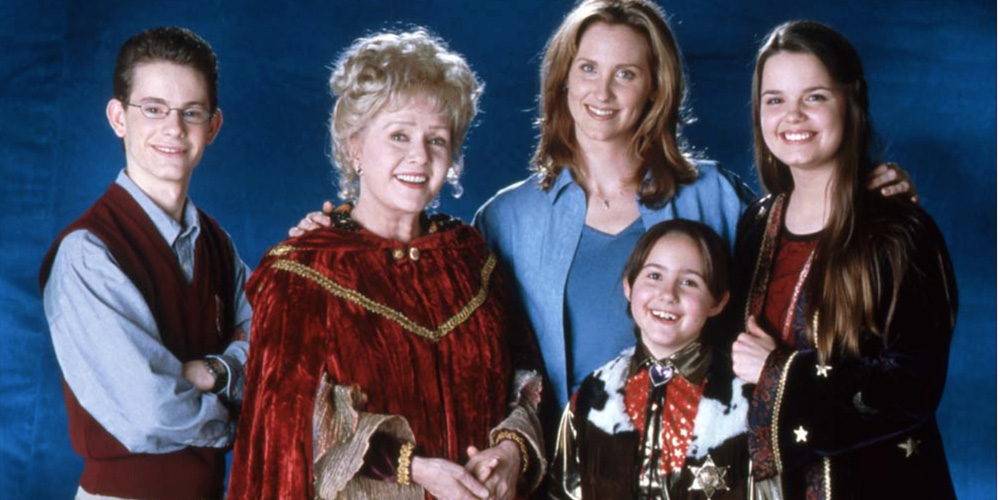 The Cromwell Kids From ‘Halloweentown’ Reunited In The Same Place Where ...