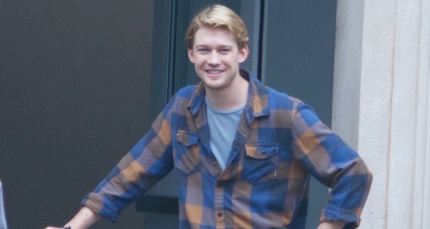 Joe Alwyn Makes Rare Appearance While Filming ‘Boy Erased’ | Joe Alwyn ...
