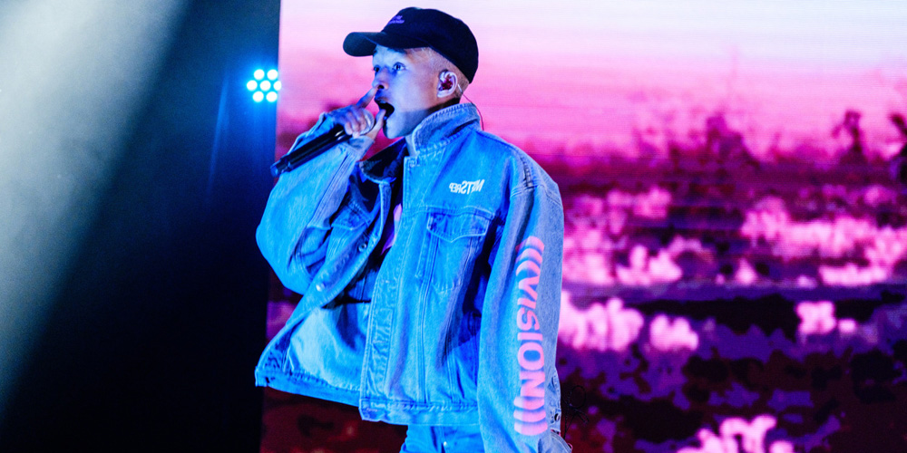 Jaden Smith Brings ‘Watch Me’ to the ‘Late Late Show’ Stage – Watch Now ...