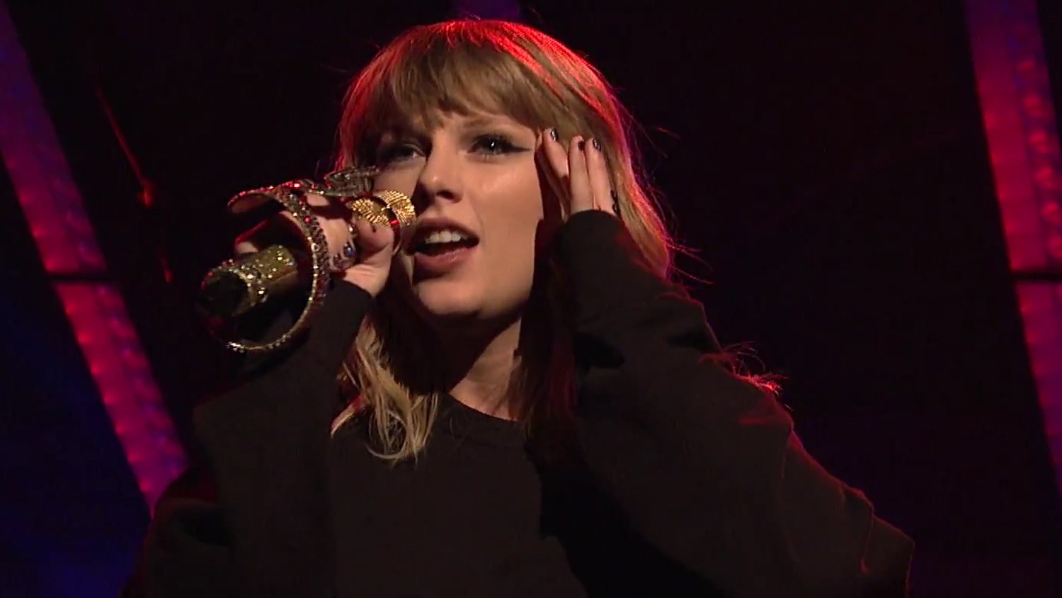 Taylor Swift Slays First Performance of ‘…Ready for It?’ on ‘SNL ...