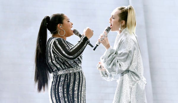 Miley Cyrus Performs ‘Wrecking Ball’ with Her ‘The Voice’ Contestant ...