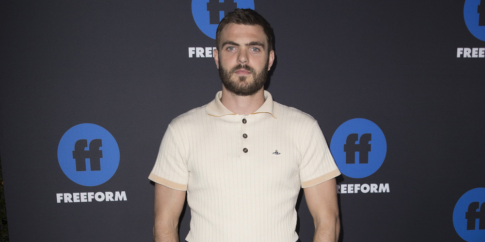 Alex Roe Opens Up About New Show ‘Siren’ & Jumping Into Frigid Water ...