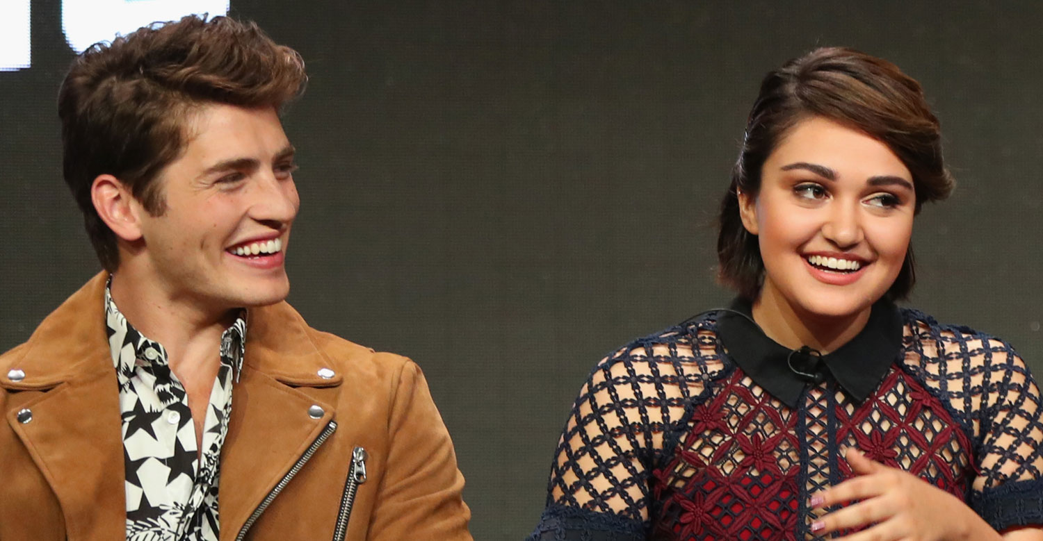 Gregg Sulkin Dishes on Chase & Gert Relationship on ‘Runaways’ | Ariel ...