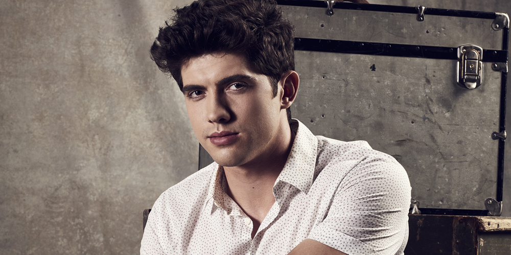 Carter Jenkins Previews Rainer’s Struggles in ‘Famous in Love’ Season ...