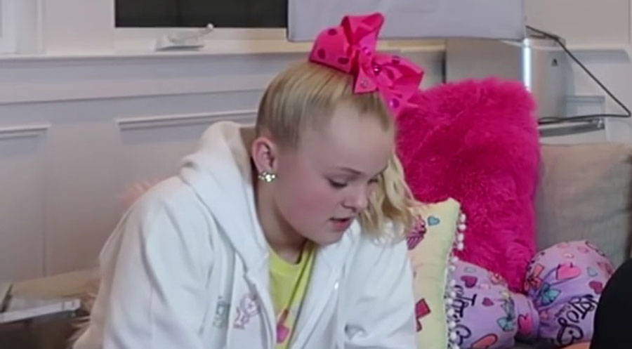 JoJo Siwa Pranks Her Parents & It Doesn’t Go Over Well – Watch! | JoJo ...