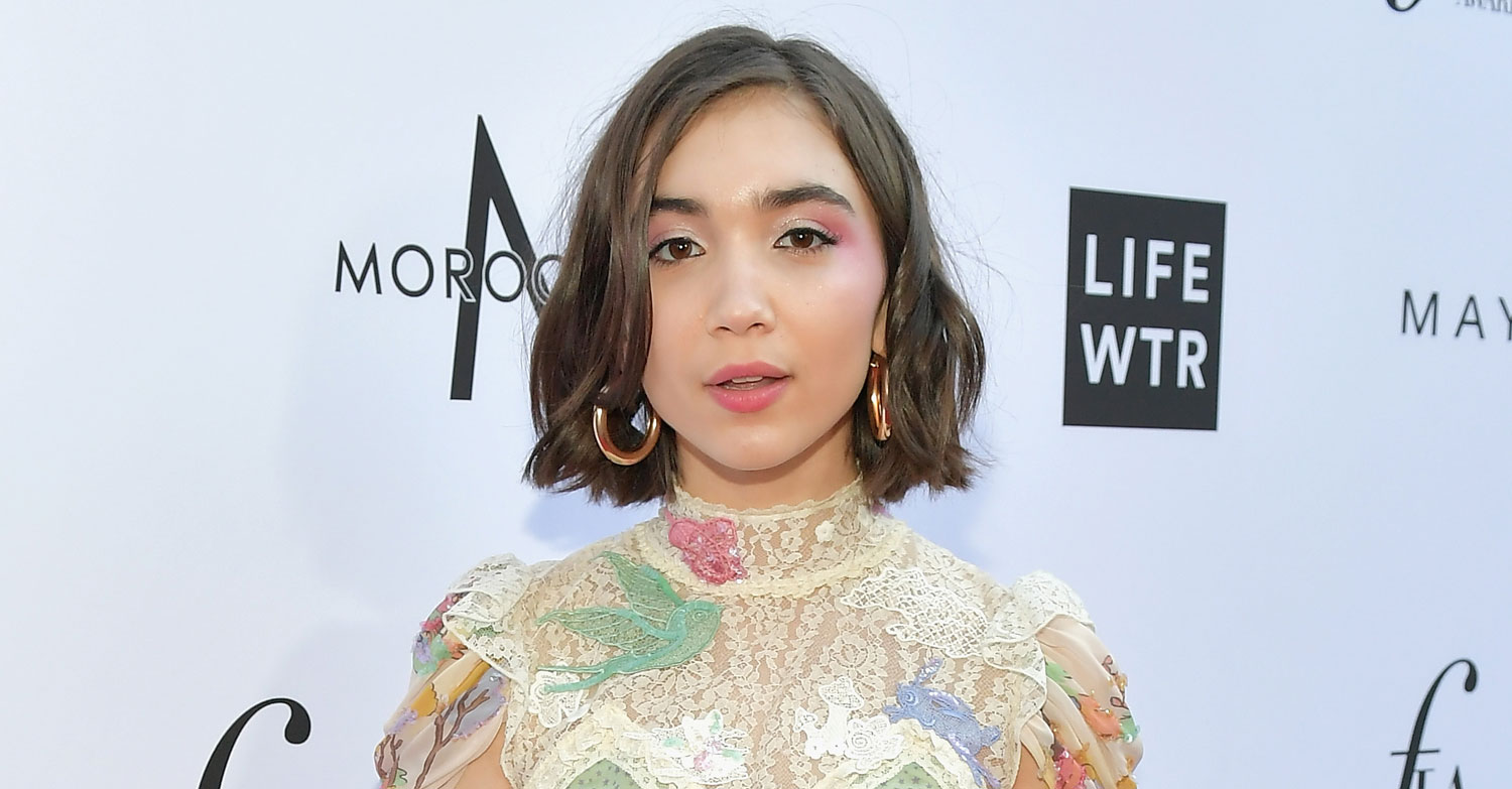 Rowan Blanchard Sneakily Takes Photo of Paris Hilton & Nicole Richie ...