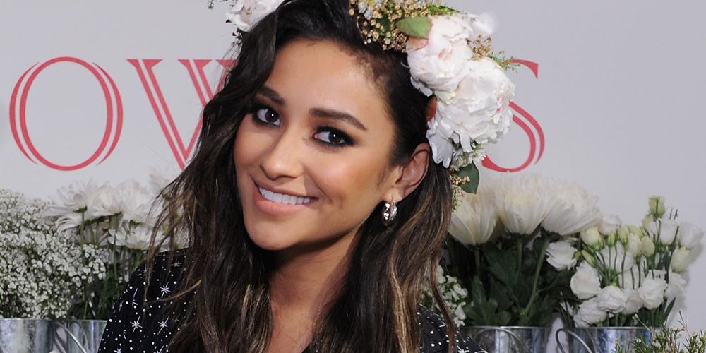 Watch The Trailer For Shay Mitchell’s New Show ‘You’ | Newsies, Shay ...